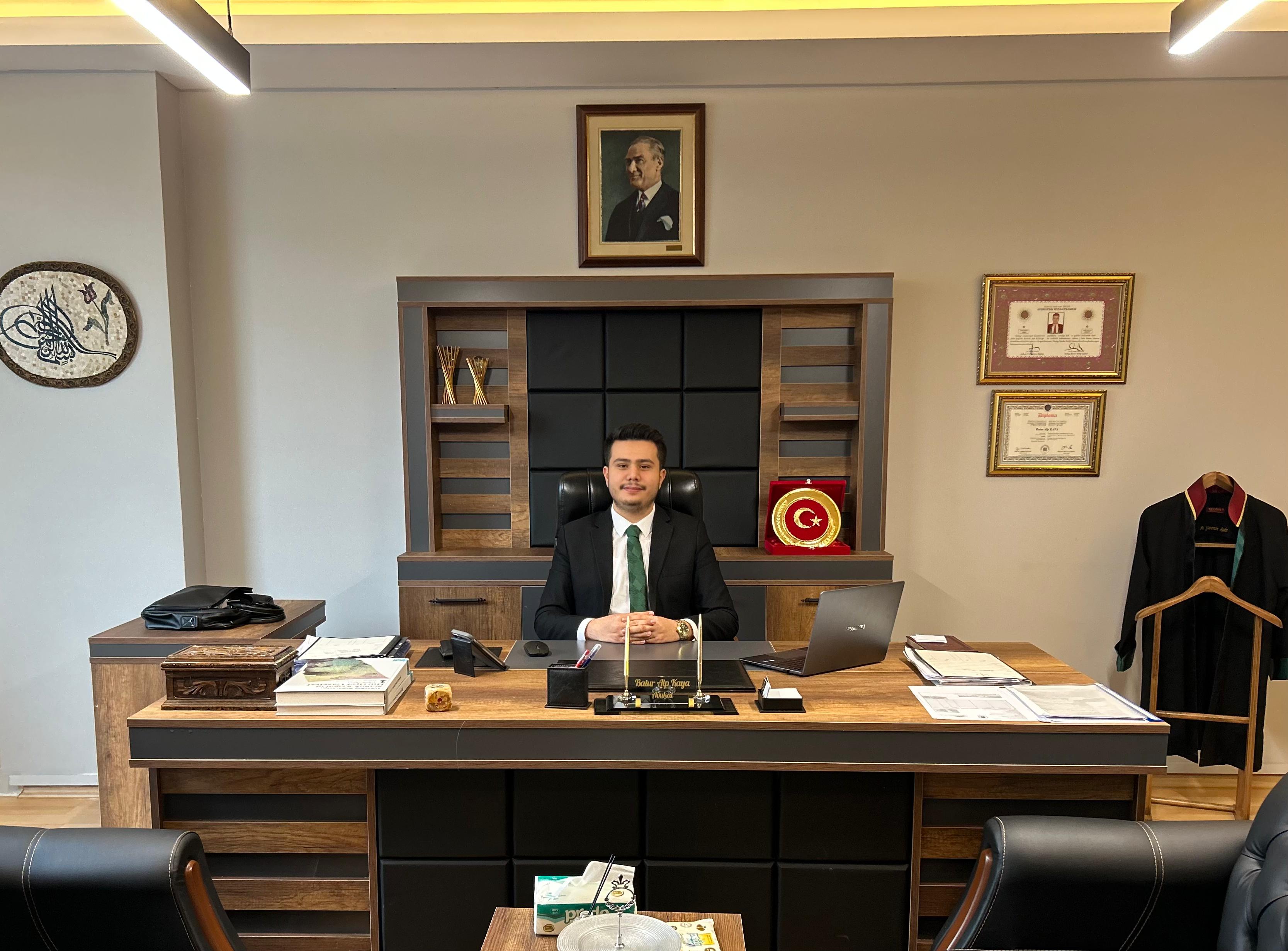 Av. Batur Alp Kaya faaliyete başladı